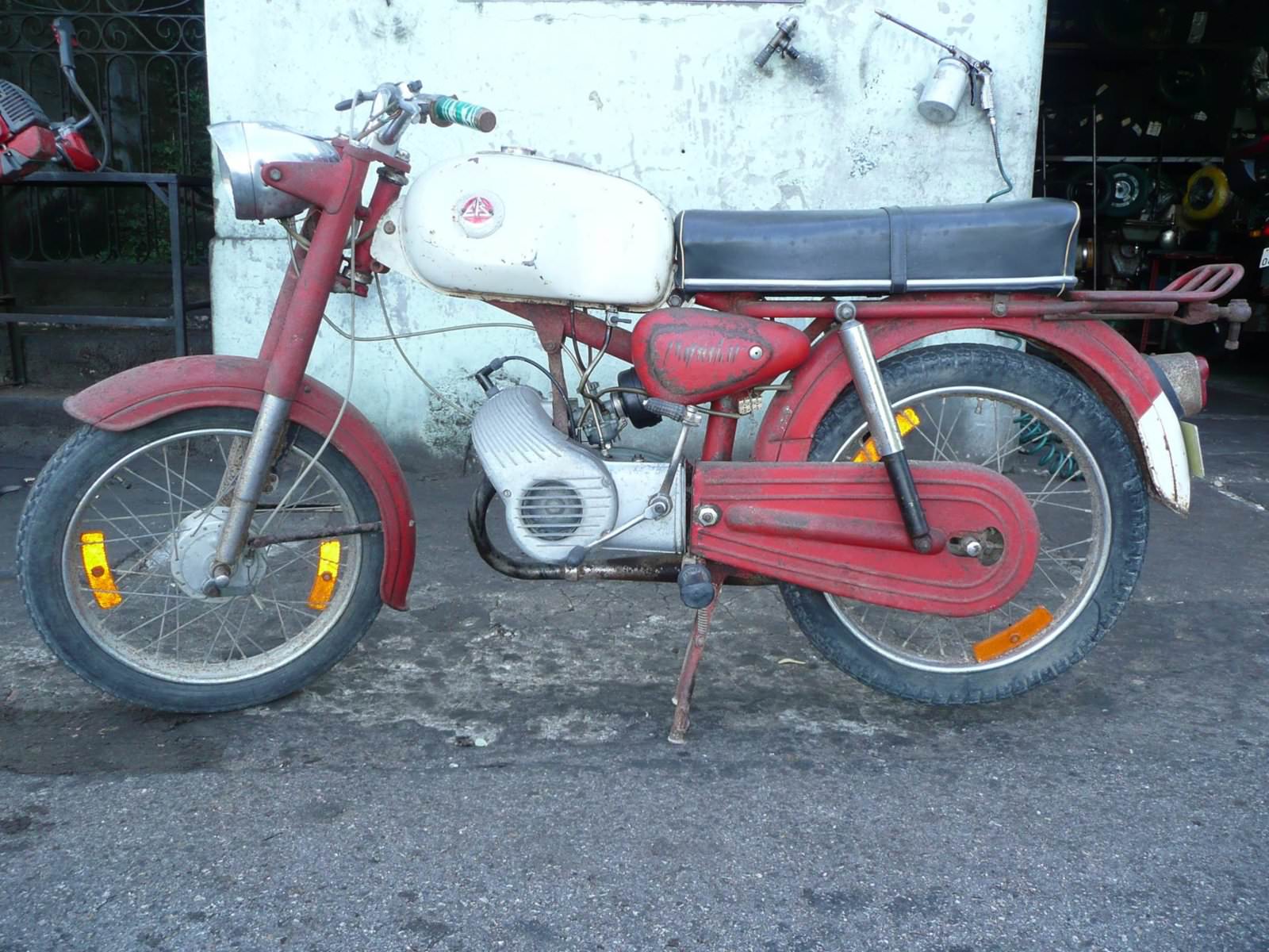 Casal moped ou efs 301m??? | Portal dos Clássicos